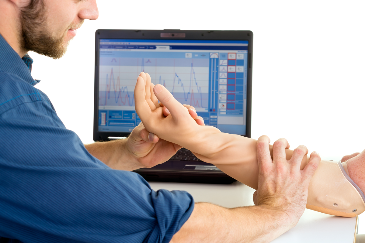 Inflatable robotic hand gives amputees real-time tactile control ...